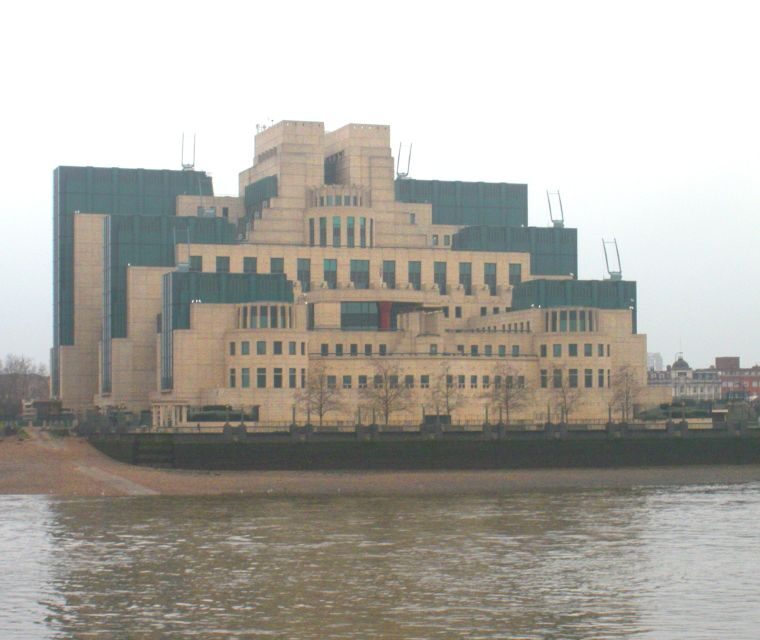 London: James Bond Shooting Locations Tour by Black Taxi - Why This Tour Catches the Eye