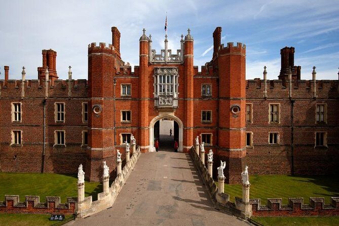 London, Windsor Castle, Hampton Court Palace with Free Snack Pack - The Itinerary in Detail: What’s Included and What to Expect