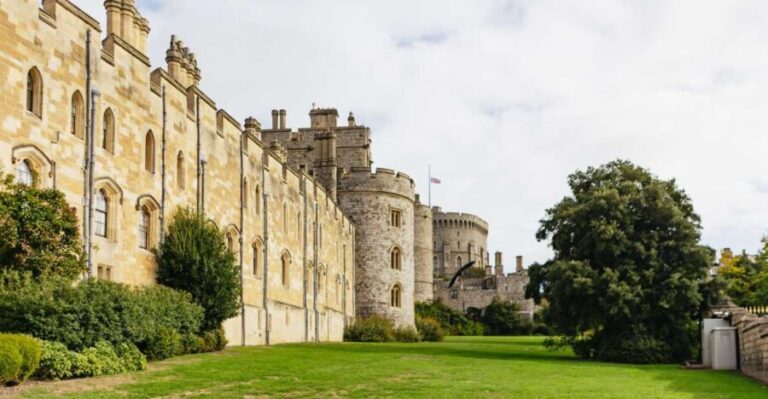 London: Windsor Castle, Stonehenge & Bath Full-Day Tour - Stonehenge: The Mysterious Monument