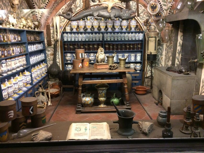 Lucerne: 1-Hour Historical Tour with Night Watchman - What the Experience Feels Like