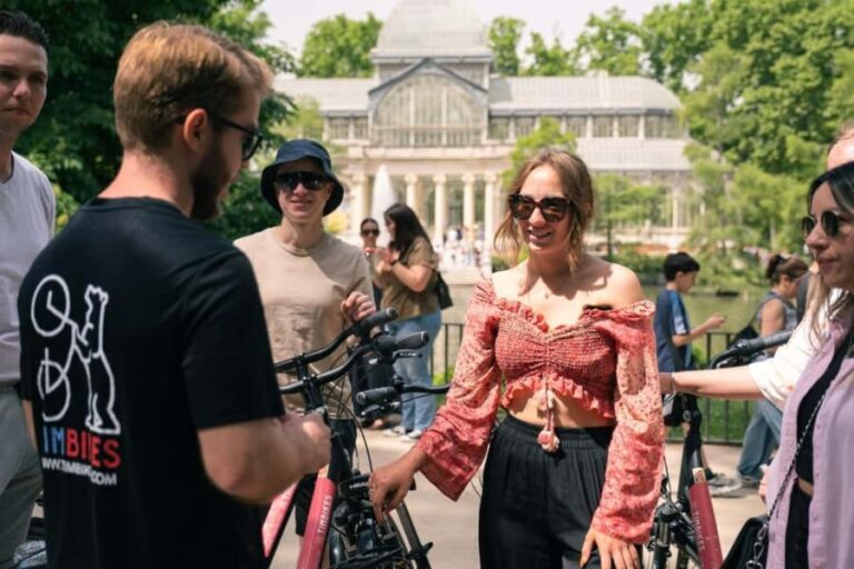 Madrid: 3 h. Guided Highlights Bike Tour with Optional Tapas - The Food and Drink Option: A Delicious Bonus