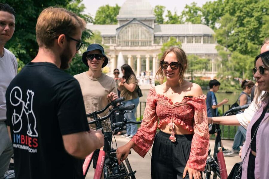 Madrid: 3 h. Guided Highlights Bike Tour with Optional Tapas - The Food and Drink Option: A Delicious Bonus