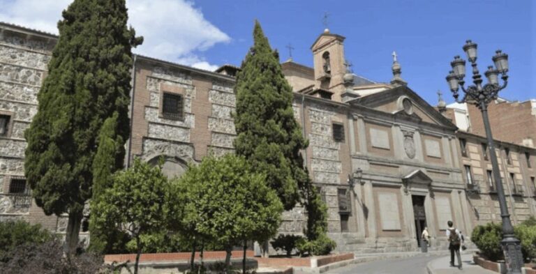 Madrid: Guided Walking Tour of Monasterio de las Descalzas - The Legends and Stories