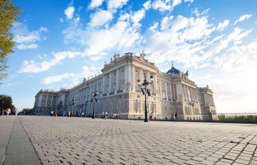 Madrid: Royal Palace Guided Tour with Skip-the-Line Entry - The Itinerary Breakdown