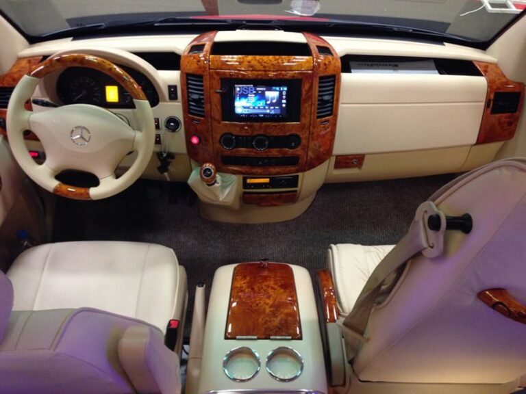 Meteora: Panoramic Morning Small Group Tour with Local Guide - The Experience in Detail