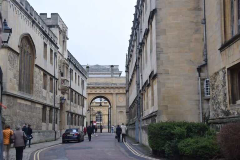 Morse, Lewis and Endeavour Walking Tour of Oxford - What You Can Expect from the Experience