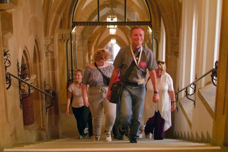 Munich: Guided Tour of the historic Town Hall on Marienplatz - Exploring the Itinerary: What You’ll See and Experience
