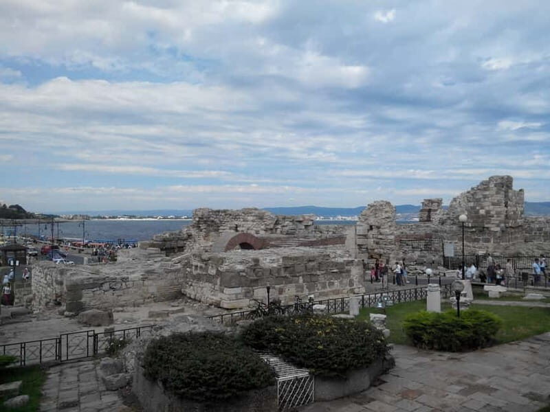 Nessebar: 4-Hour Boat Tour incl. Fishing, Lunch & Drinks - The Crew and Guide Experience