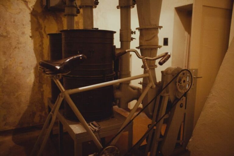 Nowa Huta: Steelworks Administration Buildings/Shelters Tour - The Buildings and Their Stories