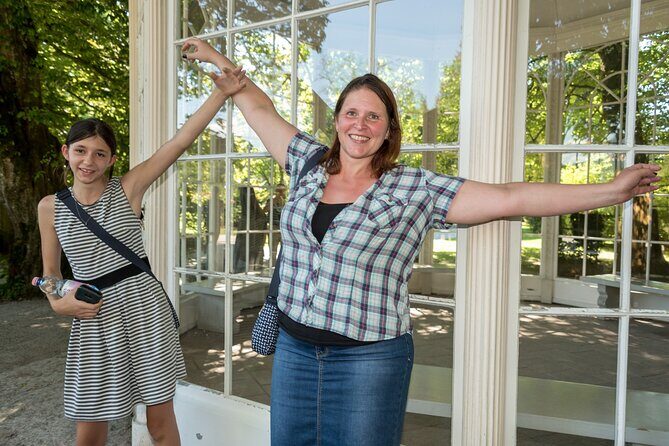 Original Sound of Music Tour Salzburg With Schnitzel and Noodle - The Food and Dining Experience