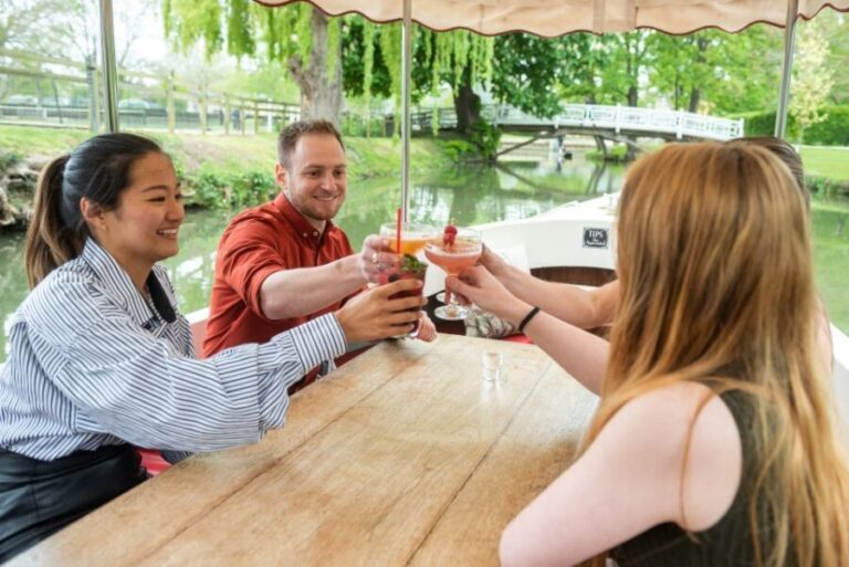 Oxford: Evening Sightseeing River Cruise with a Cocktail - Who Will Love This Tour?
