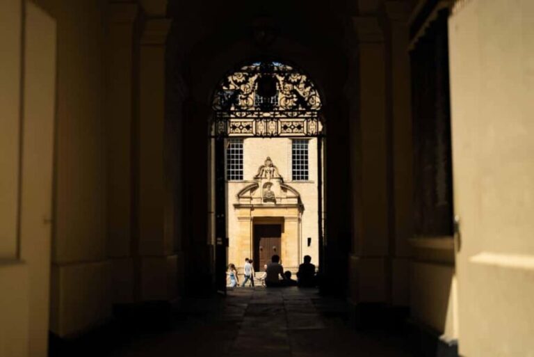 Oxford University: Walking Tour By Alumni & New College - A Walk Through Oxford’s Historic Heart