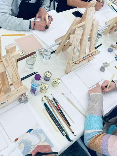 Paint your tile and create your unique piece in an art gallery in Lisbon - An in-depth look at what this workshop offers