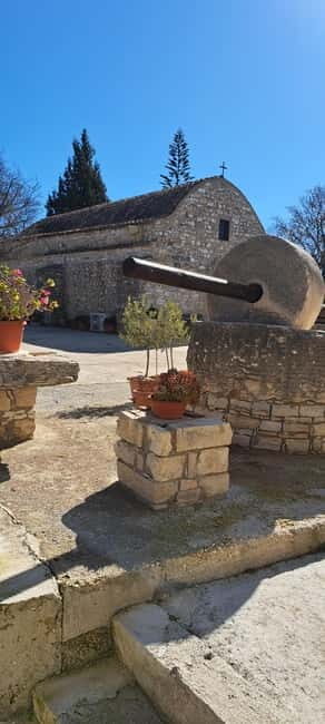 Paphos: Troodos Mountains Jeep Tour with Wine Tasting - Venetian Bridge of Tzelefos