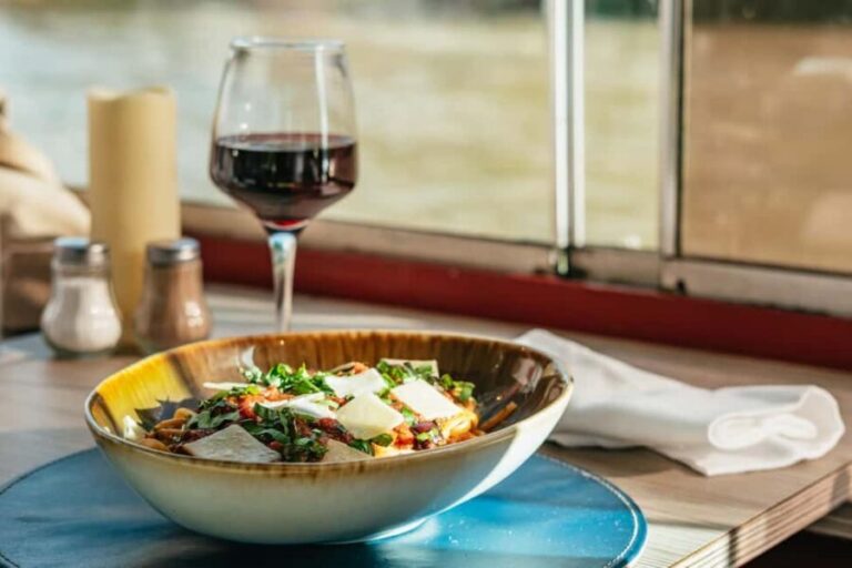 Paris: 3-Course Italian Meal Seine Cruise - What to Expect from the Italian Seine Dinner Cruise