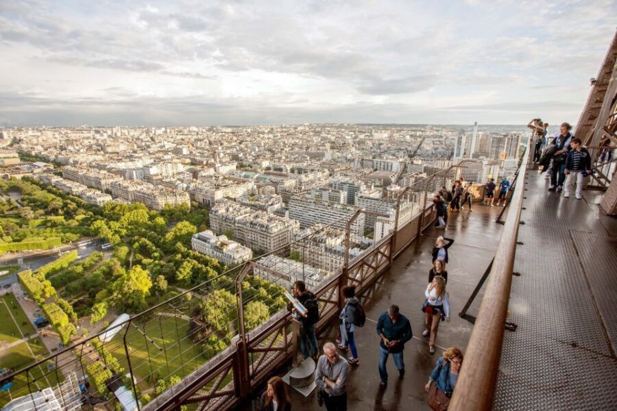 Paris: City Tour by Bus with Eiffel Tower & Optional Summit - Who This Tour is Perfect For