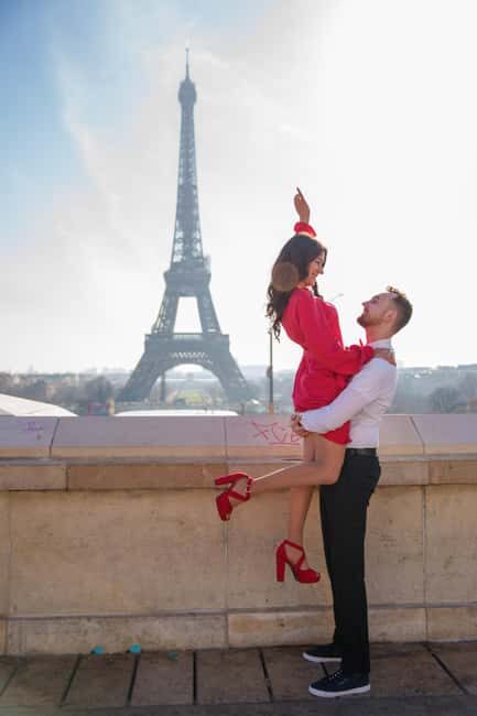 Paris: Eiffel Tower Photoshoot with a Professional - What Makes This Tour Stand Out?