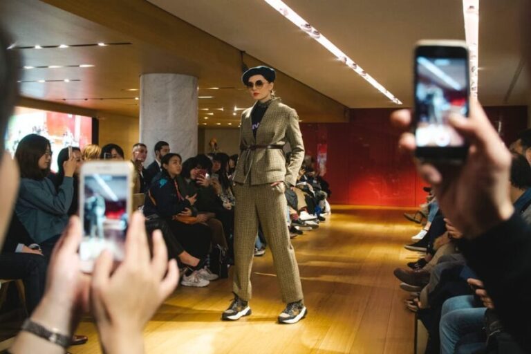 Paris: Fashion Show at Galeries Lafayette Haussmann - Practical Details & Tips for Attending