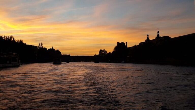Paris: Happy Hour Evening Cruise on the Seine River - Itinerary Breakdown