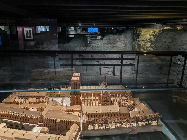 Paris: Île de la Cité and Notre-Dame Walking Tour With Crypt - Why This Tour Offers Great Value