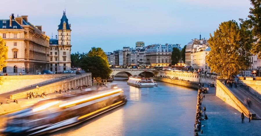 Paris: Illuminated Evening River Cruise & Waffle Tasting - The Waffle and Crepe Tasting