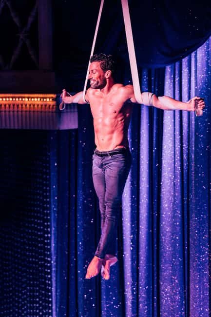 Paris: La Nouvelle Eve Cabaret Dinner Show - Why This Experience Works Well