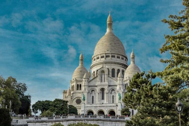 Paris: Montmartre Private Tour for Families - Discovering Artistic and Quirky Spots