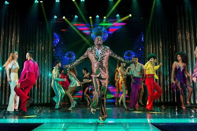 Paris Paradis Latin Cabaret Show with Champagne - What Do Reviewers Say?