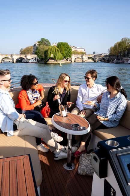 Paris: Private Small Boat Cruise with Rosé and Macarons - The Food and Drinks