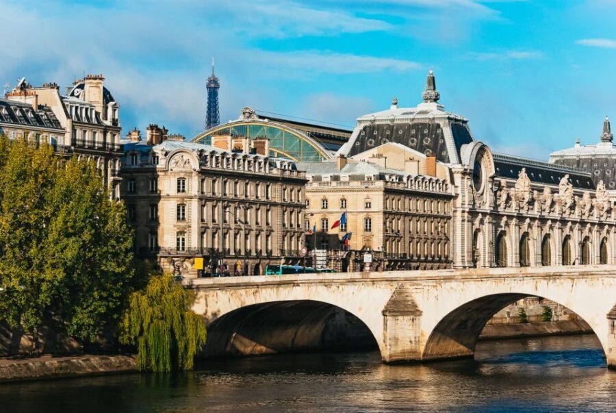 Paris: Romantic Cruise with 3-course Dinner on Seine River - Who Will Love This Experience?