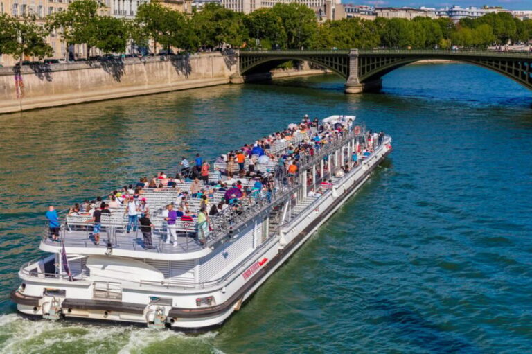 Paris : Scenic Cruise on the Seine River with Champagne - The Experience in Detail