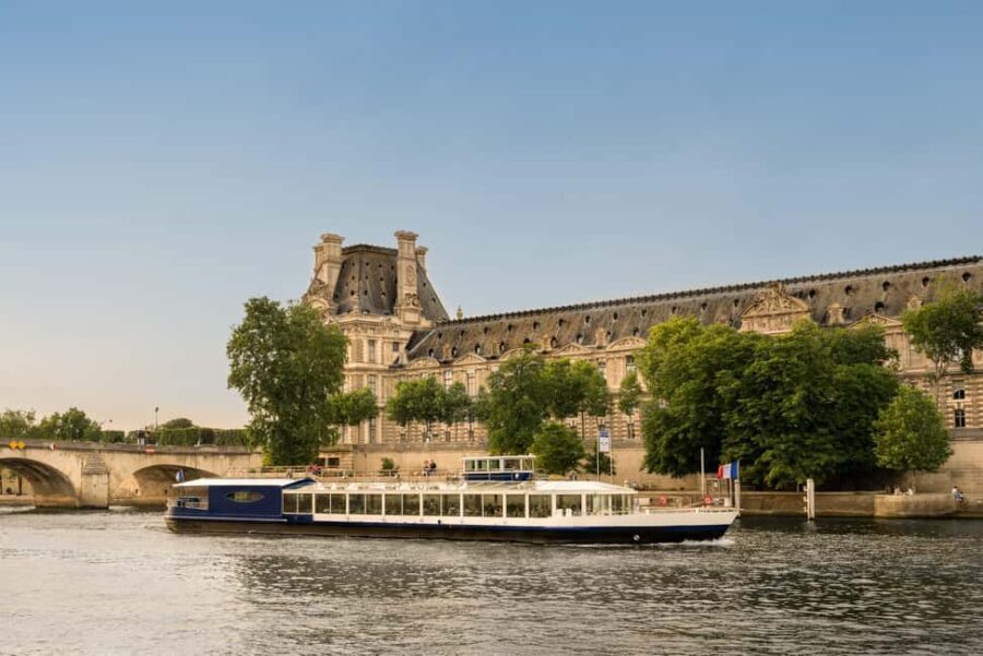 Paris: Seine River Panoramic Views Dinner Cruise - The Itinerary in Detail