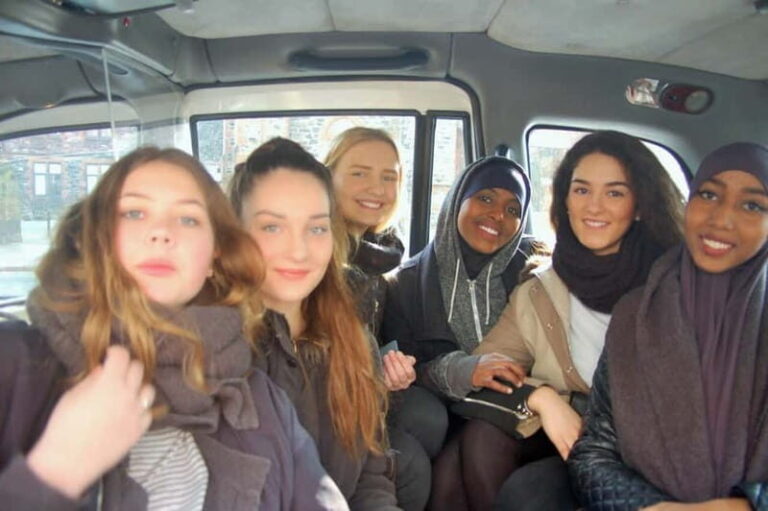 Political Wall Murals and Peacewall - Why This Tour Is Worth It