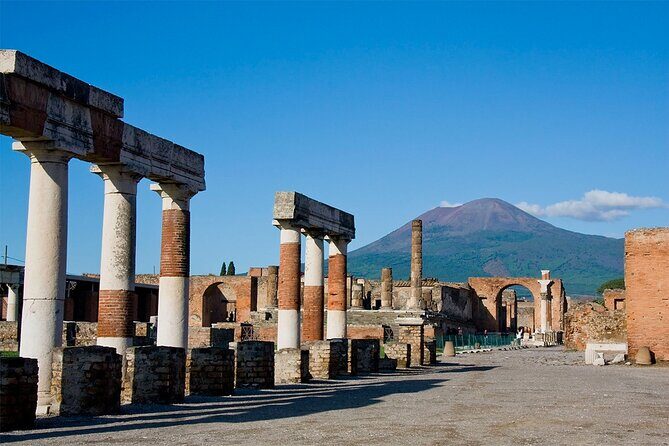 Pompeii private tour with expert guide in archaeology - Introduction to the Tours Setup and Value
