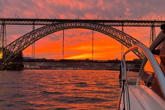 Porto: Luxury Yacht Cruise with Wine Tasting & Snacks - Why This Tour Excels