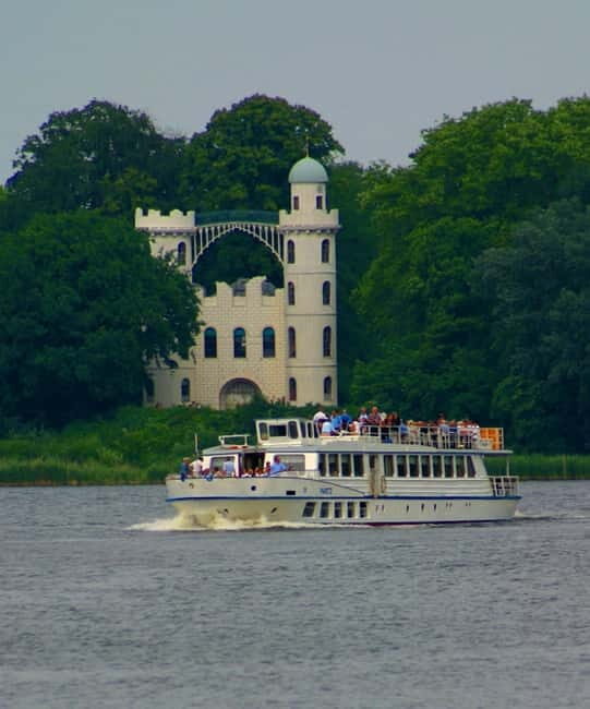 Potsdam: The evening Wannsee tour. Castles, parks, and villas. - The Experience and Atmosphere