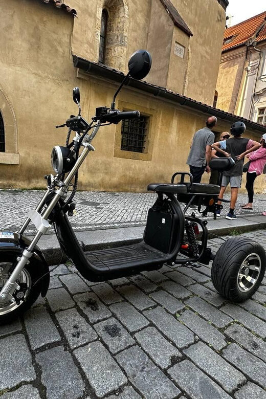 Prague: 2 hours FUN TRIKE tour in Prague with guide - The Experience of Traveling on an E-Trike