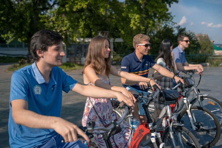 Prague: Bike or E-Bike City Tour with A Local Guide - Who Would Love This Tour?