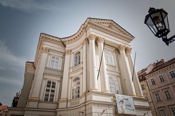 Prague Old Town and Jewish Quarter Walking Tour - Practical Tips for Travelers