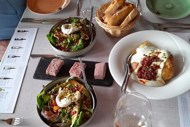 Priorat tour to 3 small wineries and hotel pick-up - The Experience of the Small Group: Why It Matters