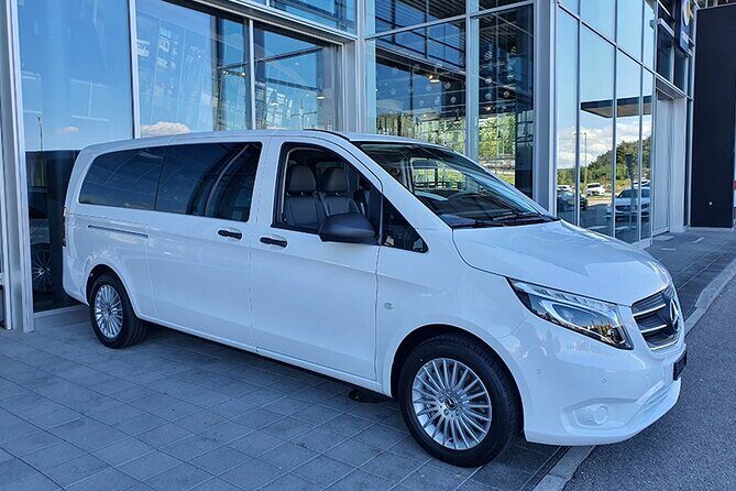 Private Arrival Transfer: from Zurich Airport to Zurich City - In-Depth Look at the Experience