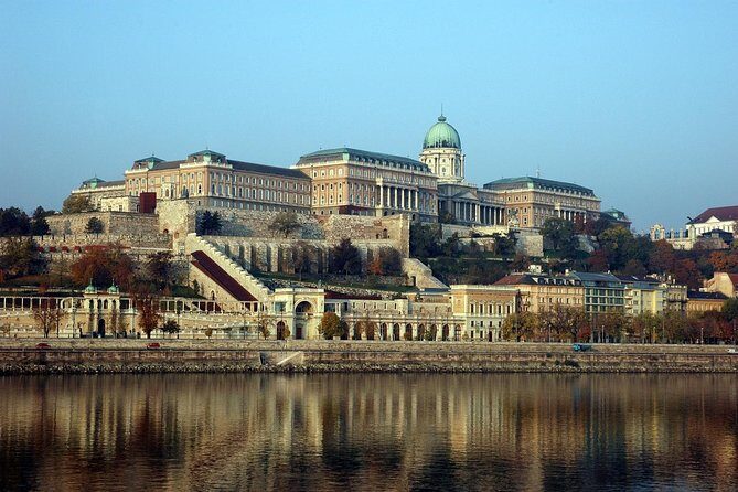 Private Budapest City Tour by Car - Navigating the Itinerary: What to Expect at Each Landmark