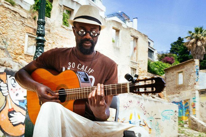 Private City Kickstart Tour: Lisbon - The Guides and Their Stories