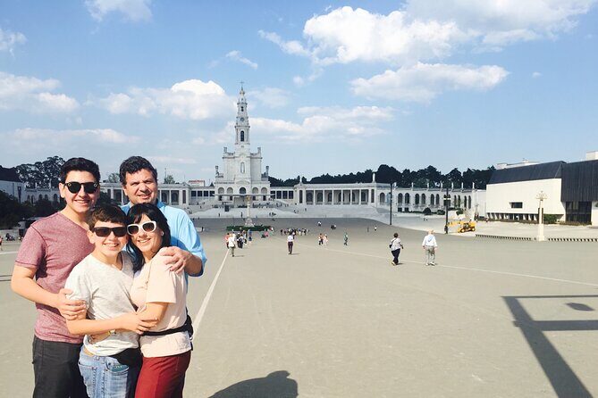 Private Day Tour With Guide to Fatima, Batalha, Nazaré and Obidos - Exploring the Full Itinerary