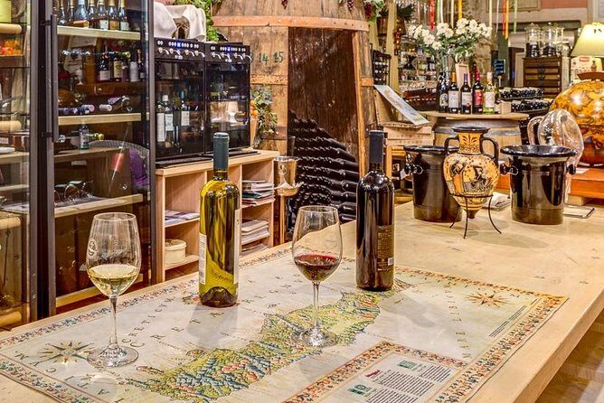 PRIVATE Walking Tour with Lunch and Wine Tasting by a Sommelier - Thorough Breakdown of the Experience