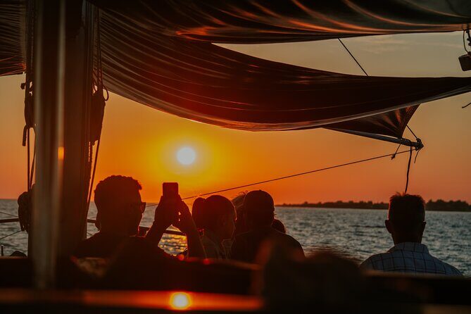 Queen Bee Sunset Cruise with Swim Stops and Dinner - Practical Tips for Future Travelers