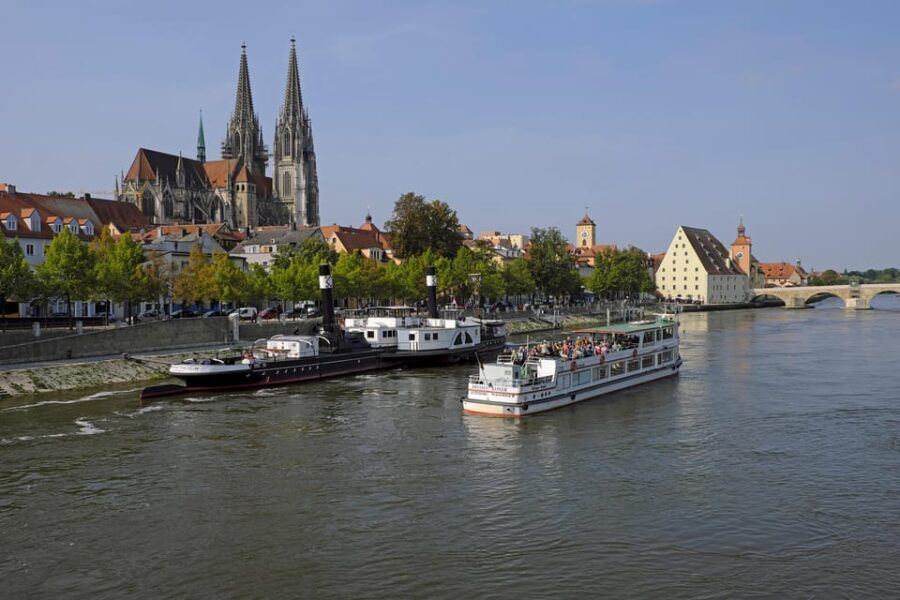 Regensburg: Original Strudelrundfahrt - The Value of a 50-Minute Boat Tour