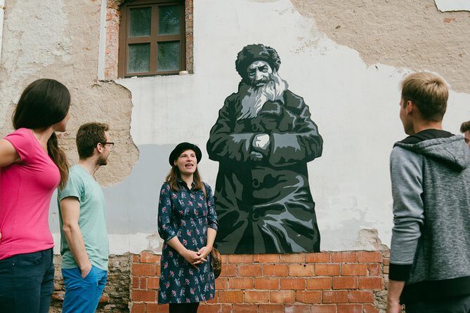 Regular walking tour of Jewish Vilnius - The Guide and Group Dynamics