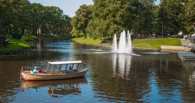 Riga: Canal Boat Sightseeing Tour With Audio guide - A Deep Dive into the Riga Canal Boat Tour