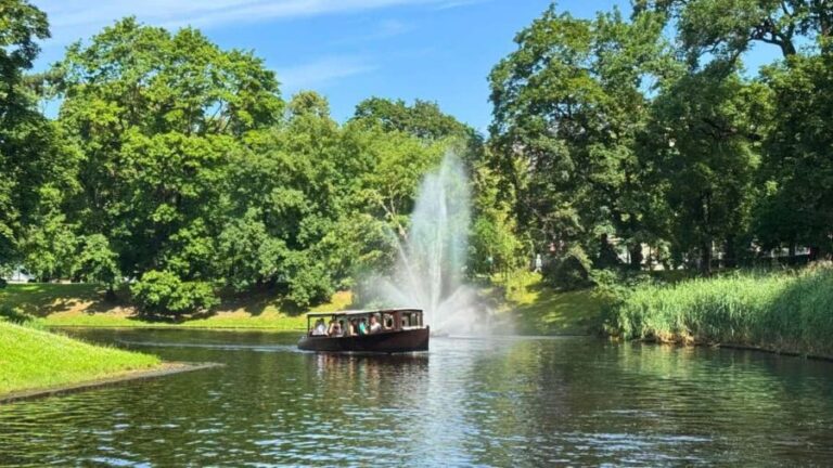 Riga: Canal Boat Tour with Drink & Old Town Audio Tour - What to Expect on the Tour